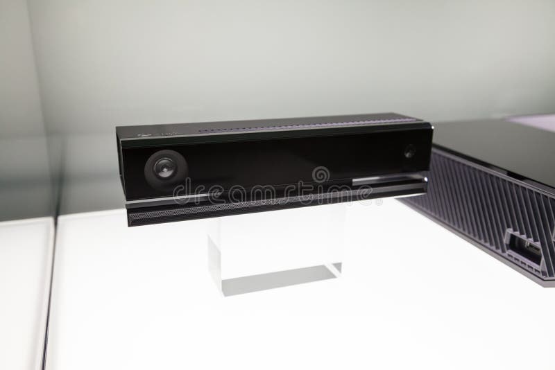 Kinect 2,0 per Xbox uno fotografia editoriale. Immagine di esposizione ...