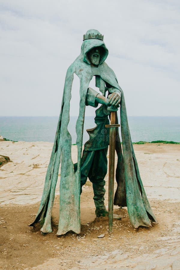 King Arthur Statue editorial stock image. Image of dress - 274902339