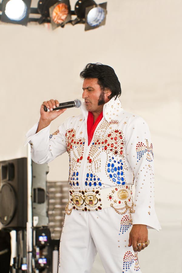 The King is Back editorial image. Image of group, microphone - 23051325