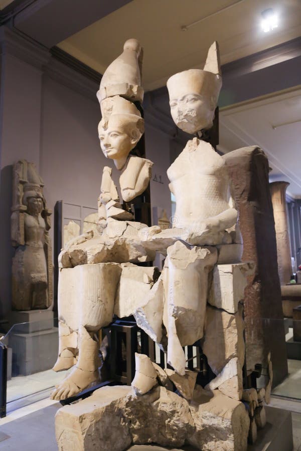 King and Queen Statues - Cairo Museum Editorial Stock Photo - Image of ...