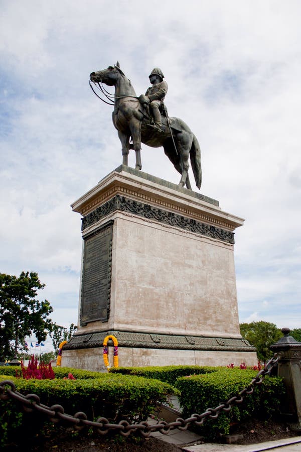 King RAMA 5 monument stock photo. Image of piya, rama - 43271708