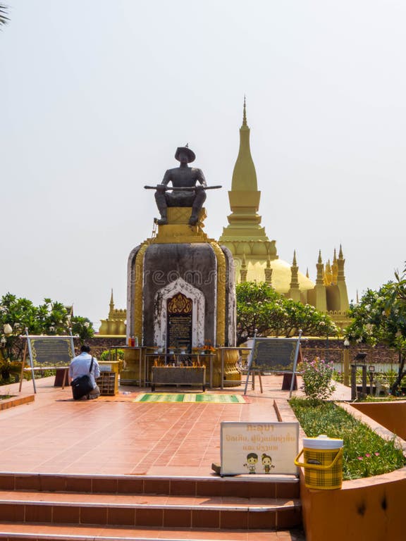 King Setthathirath Statue, Vientiane, Laos Editorial Stock Image ...