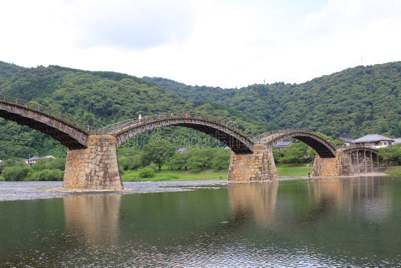 Ponte Storico Di Kintaikyo in Iwakuni, Giappone Fotografia Stock ...