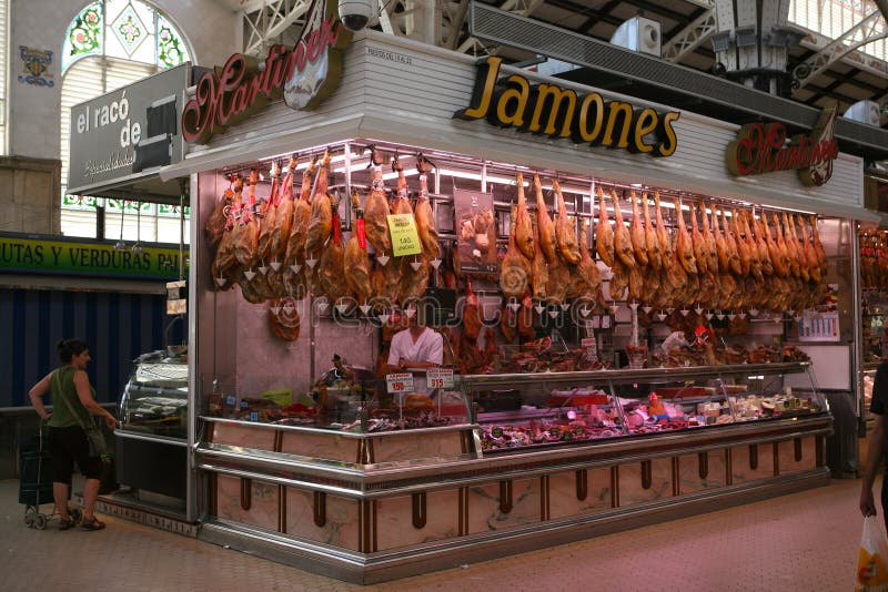 Kiosk Met Vlees Op De Markt Redactionele Afbeelding - Image of tribune ...