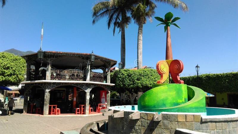 Kiosko editorial photo. Image of town, structure, vegetation - 98223006