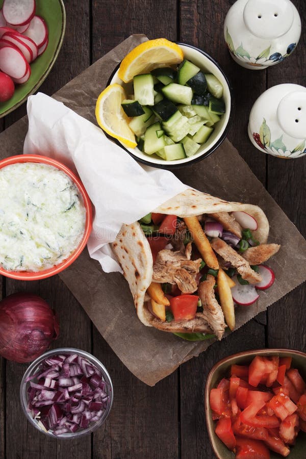 Kip Doner Kebab stock foto. Image of voedsel, verticaal - 71829518