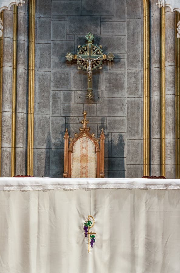 Kirche-Altar redaktionelles stockfotografie. Bild von kreuz - 25717382