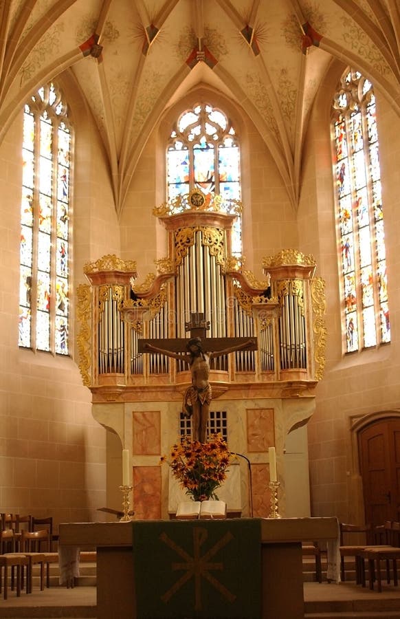 Kirche-Altar stockbild. Bild von leuchte, europa, kirche - 4032351