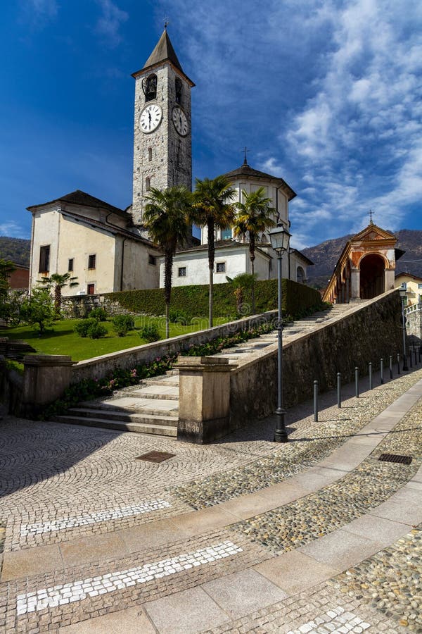 Kirche Santi Gervasio E Protasio Baveno Lago Maggiore Stock Photos ...