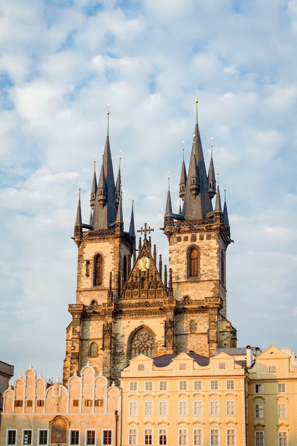Kirche Unserer Dame Vor Tyn Ragt in Prag Hoch Stockbild - Bild von ...