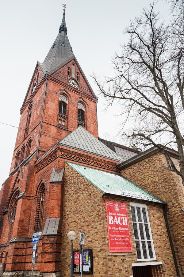 Kirchenfassade Sankt Marien Oder Der Heiligen Maria Redaktionelles ...