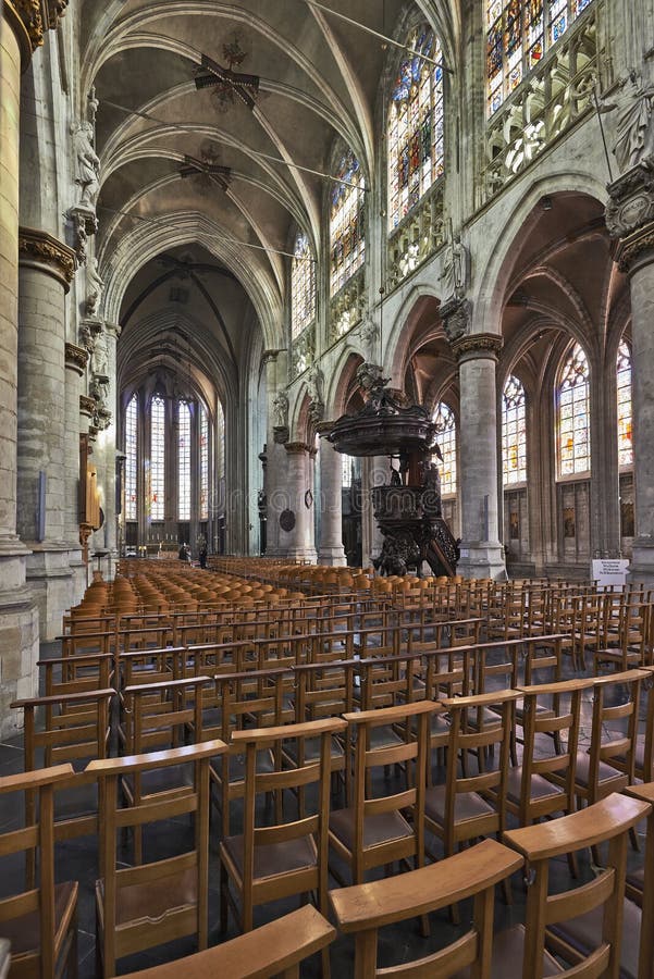 Kirchenschiff Der Gotischen Kirche Notre Dame Du Sablon Redaktionelles ...