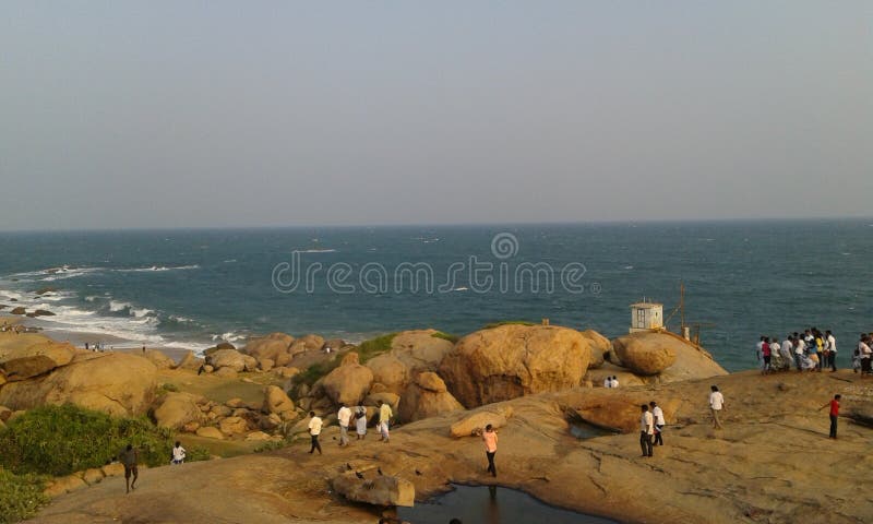 Kirinda beach editorial image. Image of terrain, horizon - 84112240