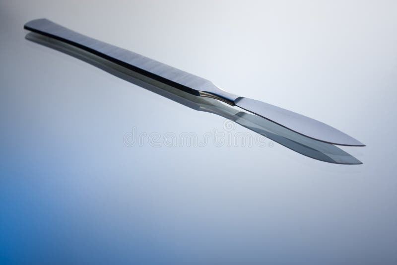 Kirurgisk skalpell fotografering för bildbyråer. Bild av nödvändigt ...