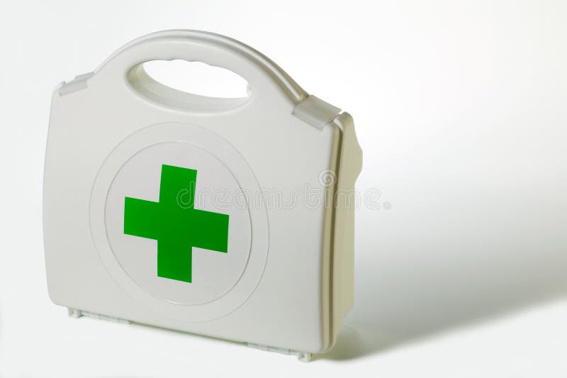 Kit De Primeros Auxilios Con Una Cruz Verde. Imagen de archivo - Imagen ...