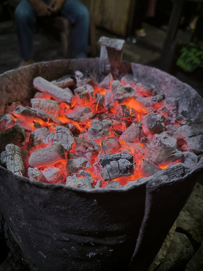 Kitchen fire embers stock image. Image of kitchen, charcoal - 304780589