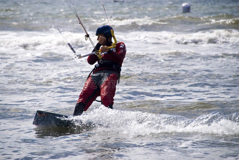 Kiting foto de archivo editorial. Imagen de resaca, gatillo - 38750403