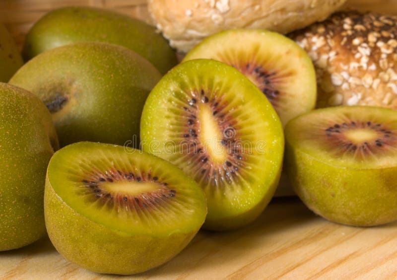 Kiwi rouge chinois image stock. Image du toujours, configurations - 3579733