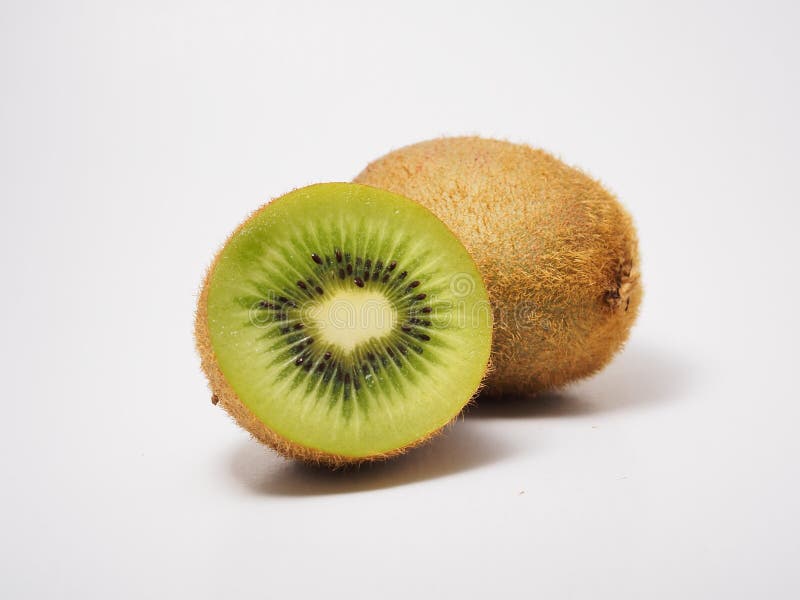 Kiwifrucht getrennt stockbild. Bild von nachricht, erfrischung - 59724237