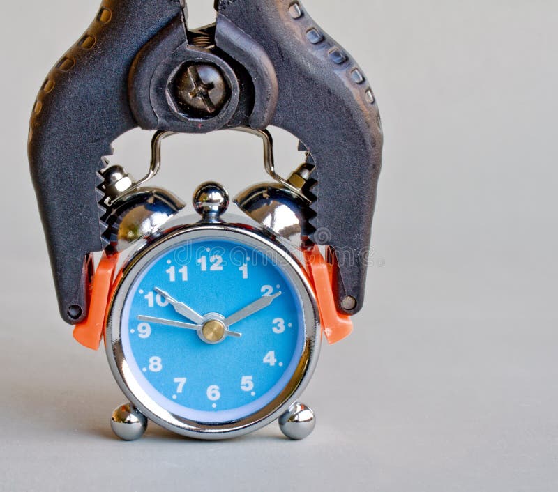 Klammer und Uhr stockbild. Bild von datum, verabredung - 36522491