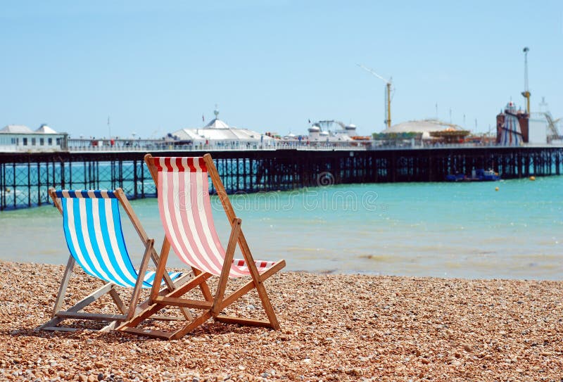 Klappstühle Auf Dem Strand Brighton England Stockbild - Bild von ...