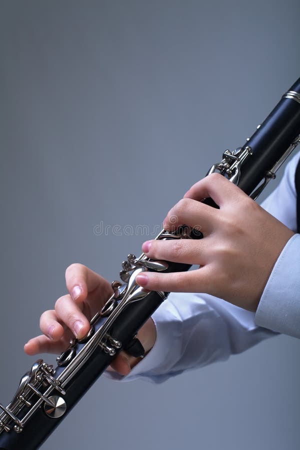 Jongen Het Spelen Op De Klarinet Stock Foto - Image of creatief, wind ...