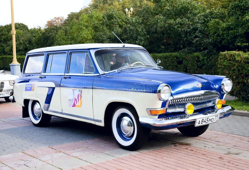 Klassiek Oud Auto Blauw Vooraanzicht Redactionele Stock Afbeelding ...