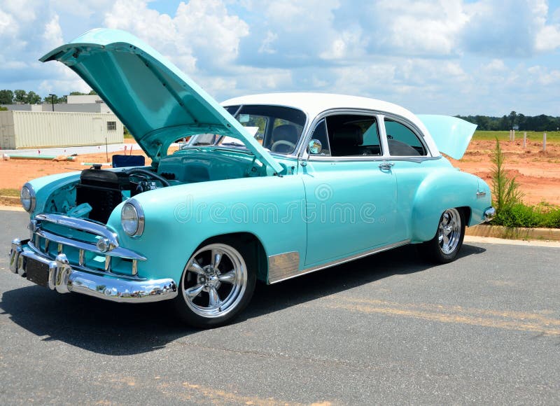 Klassieke Auto Met Open Kap Stock Afbeelding - Image of achtergrond ...