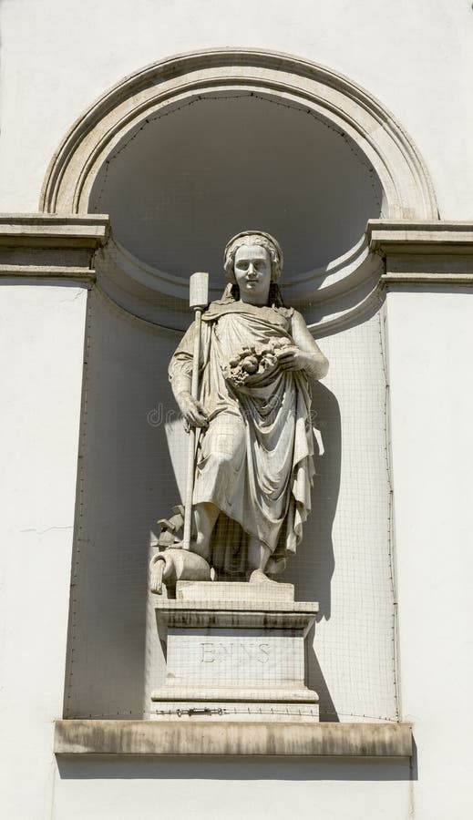 Klassische Skulptur Des Musen Stockbild - Bild von stein, klassisch ...