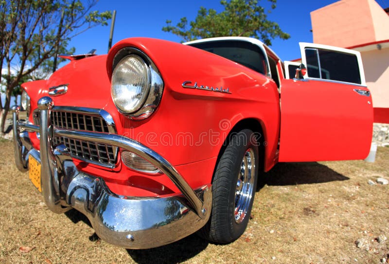 Klassisches Altes Auto Ist Rote Farbe Redaktionelles Bild - Bild von ...