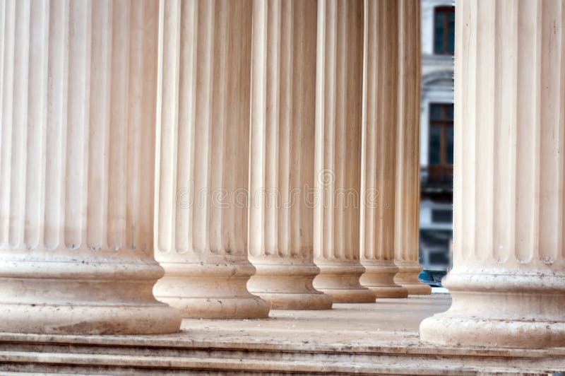 Klassiska kolonner fotografering för bildbyråer. Bild av gammal - 49652773