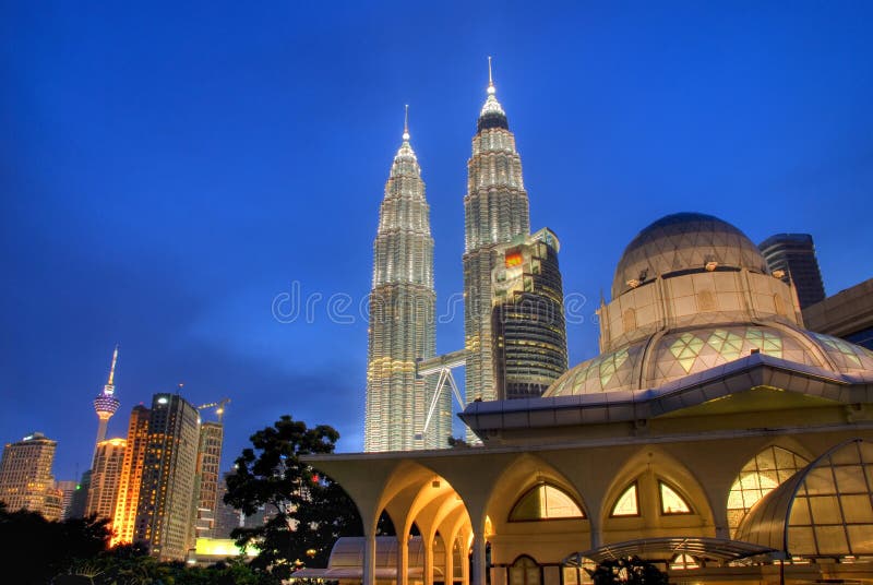 KLCC stock image. Image of mosque, architecture, attraction - 1462097