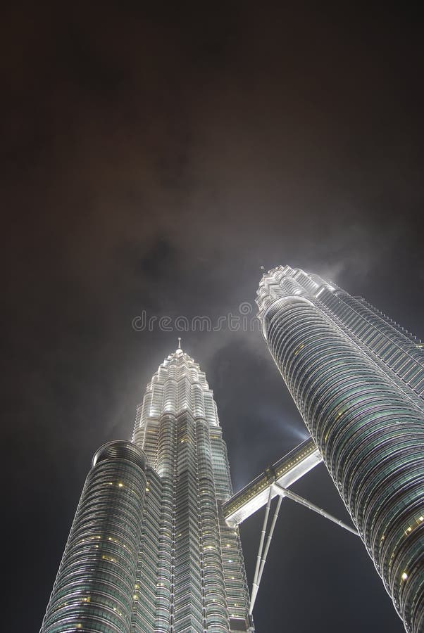Klcc stock image. Image of work, night, lamp, tall, bridge - 7231105