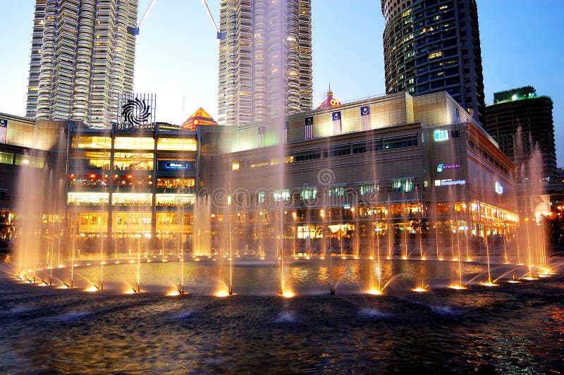 KLCC Lake Symphony editorial image. Image of lumpur, water - 26551490