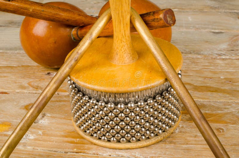 Kleine slaginstrumenten stock afbeelding. Afbeelding bestaande uit ...