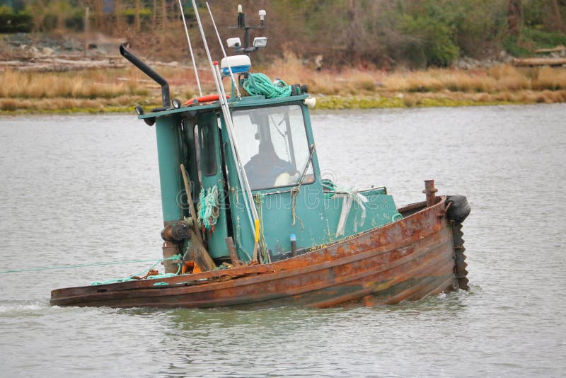 Kleine Sleepboot Voor Strand Het Kammen Stock Foto - Image of sleepboot ...