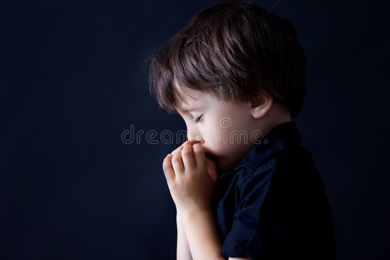 Kleiner Junge, Der, Betendes Kind, Hintergrund Betet Stockfoto - Bild ...