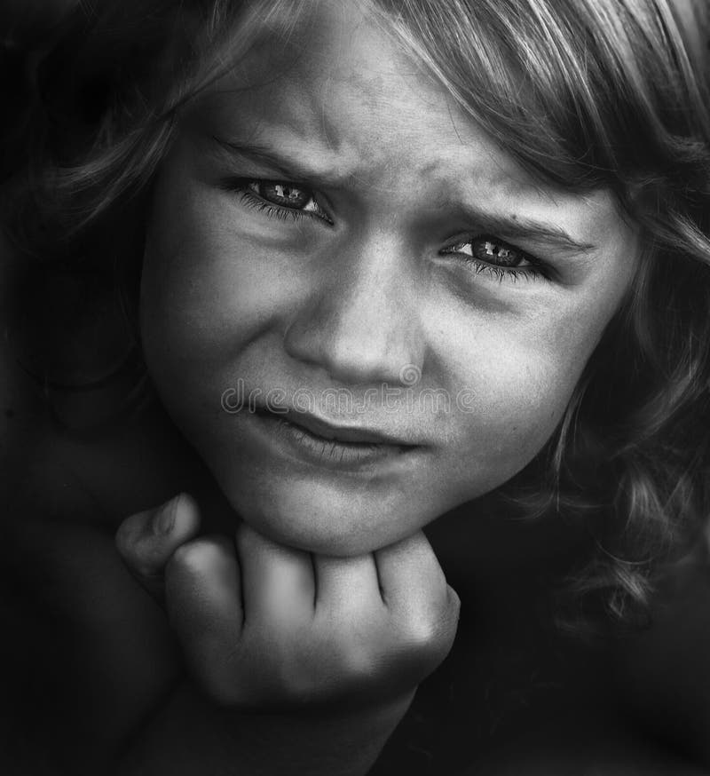 Kleiner Junge mit Sorge stockbild. Bild von gefühle, augen - 2952039
