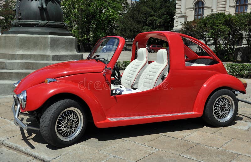 Kleines rotes Auto stockbild. Bild von sport, luxus, stadt - 40398567