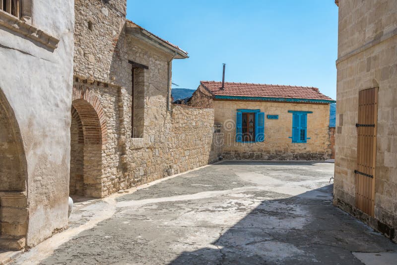 Klooster in Omodos in Cyprus Redactionele Stock Afbeelding - Image of ...