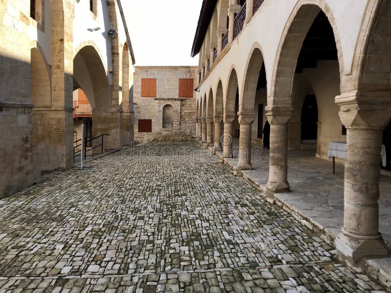 Klooster Van Het Heilige Kruis, Omodos, Cyprus Stock Foto - Image of ...