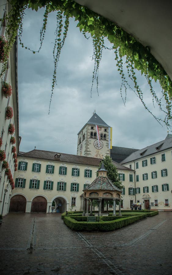 Kloster Neustift immagine stock. Immagine di vecchio - 46986731