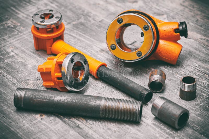 Die Stock and Die Professional Tool for Cutting Threads on Pipes, Studs ...