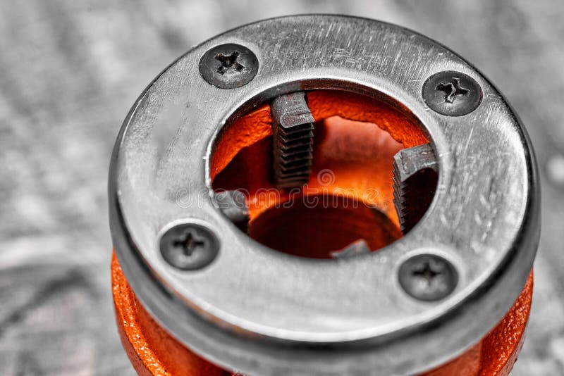 Die Stock and Die Professional Tool for Cutting Threads on Pipes, Studs ...