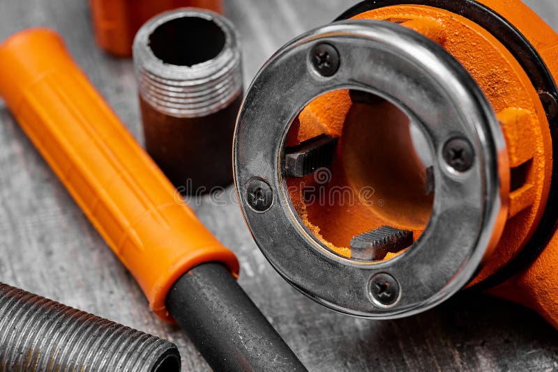 Die Stock and Die Professional Tool for Cutting Threads on Pipes, Studs ...