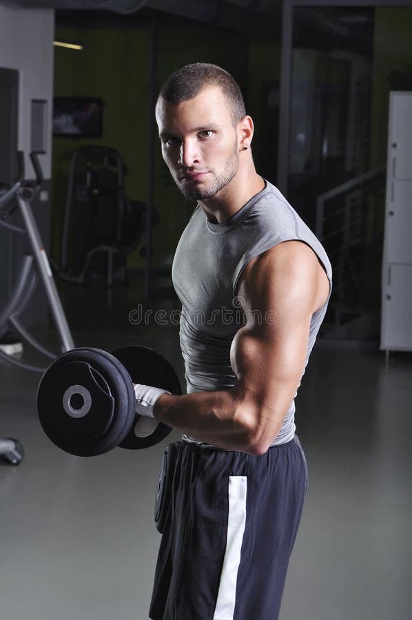 Knap Spier Mannelijk Modeldoing Biceps Exercise Stock Afbeelding ...