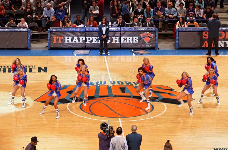 Knicks Cheerleaders editorial stock image. Image of women - 15797934