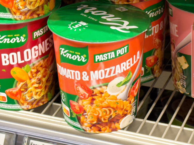 Knorr Pasta Pot on Store Shelf Featuring Tomato and Mozzarella Flavor ...