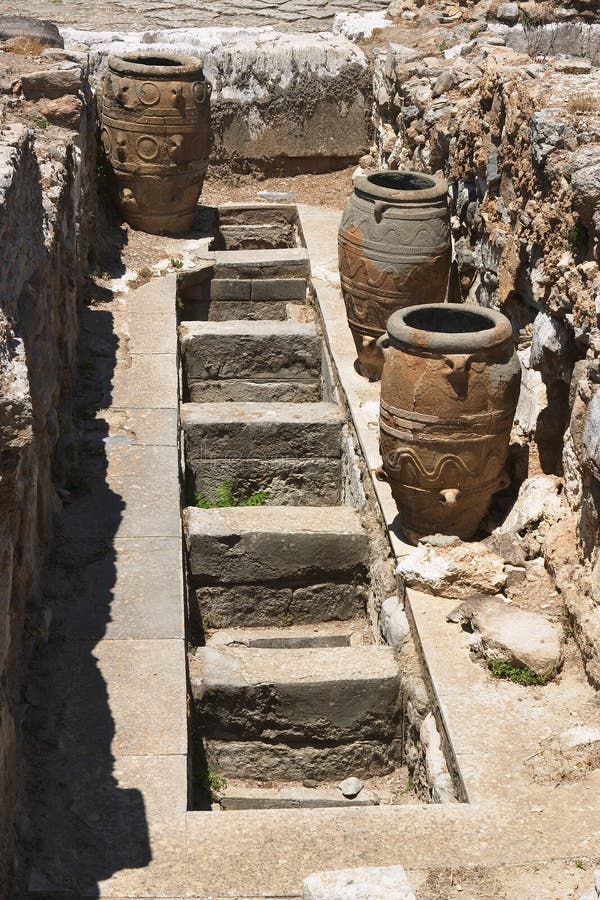Minoan Pithoi Pithoi is the Greek Name of the Large Storage Containers ...