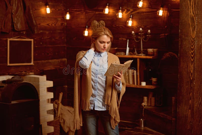 Knowledge and Reading Comprehension are Keys To Literacy. Student Get ...